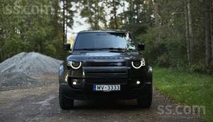 Grey Land Rover Defender 2022 in Riga, with an engine capacity of 3.00 L and mileage of 163 thousand km for 42850 €, photo 3 on AUTOMOTO.COM.LV