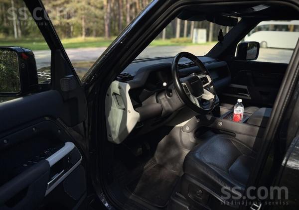 Pelēks Land Rover Defender 2022 Rīga, ar dzinēja tilpumu 3.00 L un nobraukumu 163 tūkst. km par 42850 €, foto 10 vietnē AUTOMOTO.COM.LV