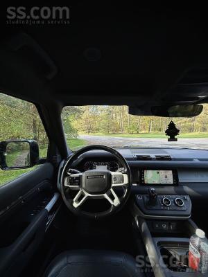 Grey Land Rover Defender 2022 in Riga, with an engine capacity of 3.00 L and mileage of 163 thousand km for 42850 €, photo 13 on AUTOMOTO.COM.LV