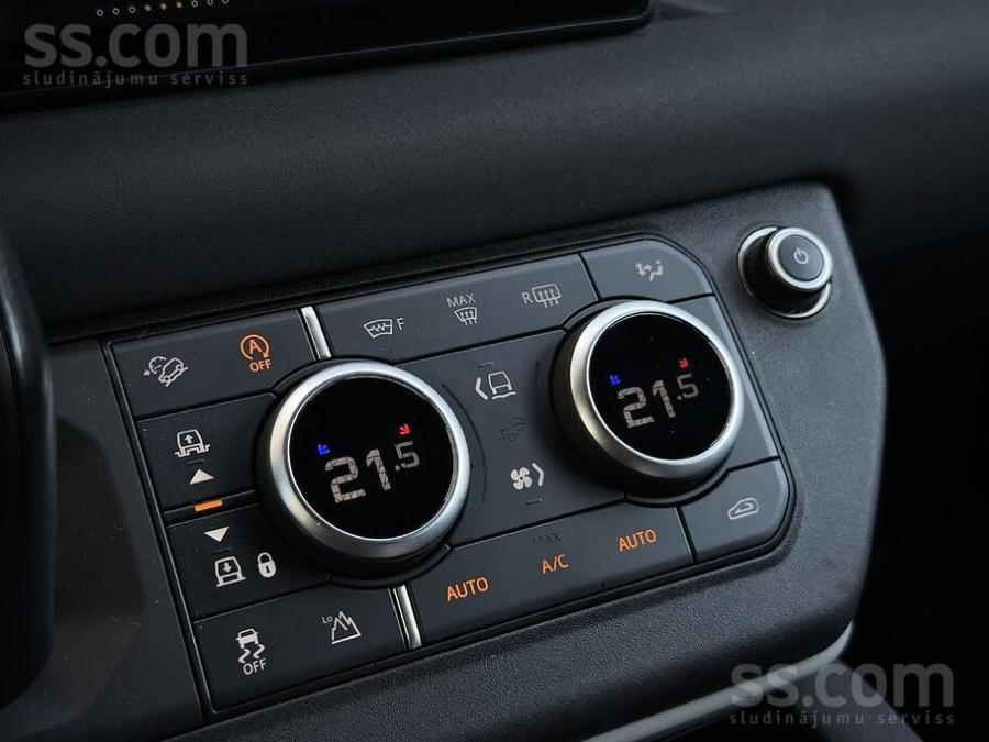 Grey Land Rover Defender 2022 in Riga, with an engine capacity of 3.00 L and mileage of 163 thousand km for 42850 €, photo 14 on AUTOMOTO.COM.LV