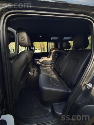 Grey Land Rover Defender 2022 in Riga, with an engine capacity of 3.00 L and mileage of 163 thousand km for 42850 €, photo 17 on AUTOMOTO.COM.LV