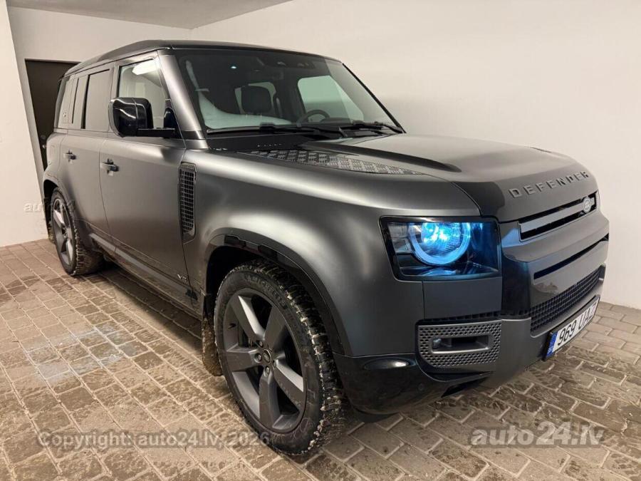 Pelēks Land Rover Defender 2023 Tallina, ar dzinēja tilpumu 5.00 L un nobraukumu 44 tūkst. km par 104900 €, foto 8 vietnē AUTOMOTO.COM.LV