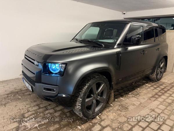 Pelēks Land Rover Defender 2023 Tallina, ar dzinēja tilpumu 5.00 L un nobraukumu 44 tūkst. km par 104900 €, foto 3 vietnē AUTOMOTO.COM.LV