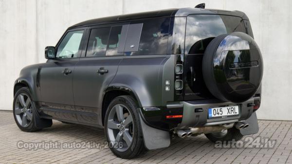 Grey Land Rover Defender 2023 in Tallinn, with an engine capacity of 5.00 L and mileage of 65 thousand km for 89900 €, photo 4 on AUTOMOTO.COM.LV