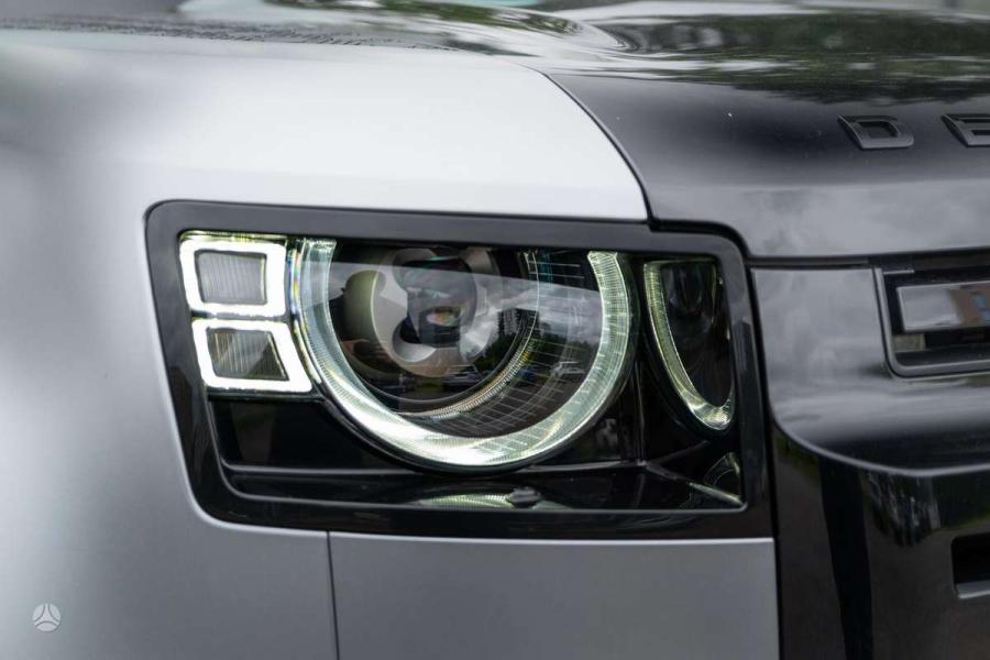 Pelēks Land Rover Defender 2024 Viļņa, ar dzinēja tilpumu 3.00 L un nobraukumu 32 tūkst. km par 83900 €, foto 4 vietnē AUTOMOTO.COM.LV