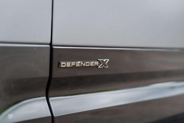 Pelēks Land Rover Defender 2024 Viļņa, ar dzinēja tilpumu 3.00 L un nobraukumu 32 tūkst. km par 83900 €, foto 8 vietnē AUTOMOTO.COM.LV