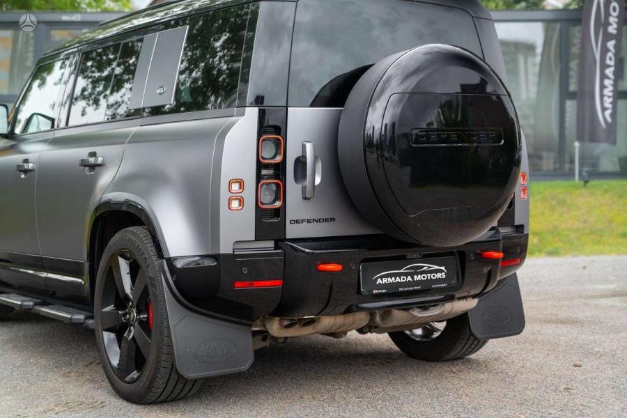 Pelēks Land Rover Defender 2024 Viļņa, ar dzinēja tilpumu 3.00 L un nobraukumu 32 tūkst. km par 83900 €, foto 14 vietnē AUTOMOTO.COM.LV