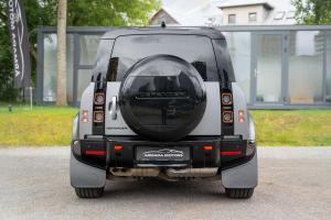Pelēks Land Rover Defender 2024 Viļņa, ar dzinēja tilpumu 3.00 L un nobraukumu 32 tūkst. km par 83900 €, foto 15 vietnē AUTOMOTO.COM.LV