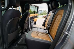 Pelēks Land Rover Defender 2024 Viļņa, ar dzinēja tilpumu 3.00 L un nobraukumu 32 tūkst. km par 83900 €, foto 25 vietnē AUTOMOTO.COM.LV
