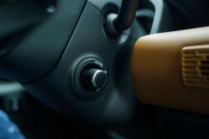 Pelēks Land Rover Defender 2024 Viļņa, ar dzinēja tilpumu 3.00 L un nobraukumu 32 tūkst. km par 83900 €, foto 41 vietnē AUTOMOTO.COM.LV