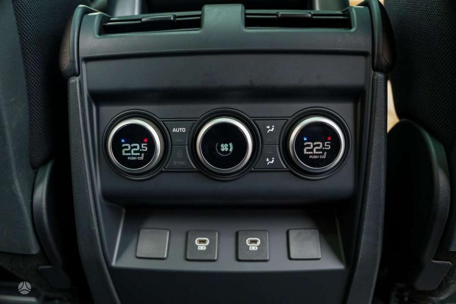 Pelēks Land Rover Defender 2024 Viļņa, ar dzinēja tilpumu 3.00 L un nobraukumu 32 tūkst. km par 83900 €, foto 42 vietnē AUTOMOTO.COM.LV