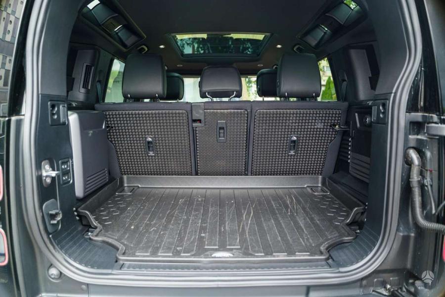 Pelēks Land Rover Defender 2024 Viļņa, ar dzinēja tilpumu 3.00 L un nobraukumu 32 tūkst. km par 83900 €, foto 43 vietnē AUTOMOTO.COM.LV