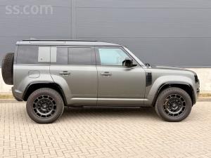 Pelēks Land Rover Defender 2025 Rīga, ar dzinēja tilpumu 4.40 L un nobraukumu 13 tūkst. km par 179990 €, foto 4 vietnē AUTOMOTO.COM.LV
