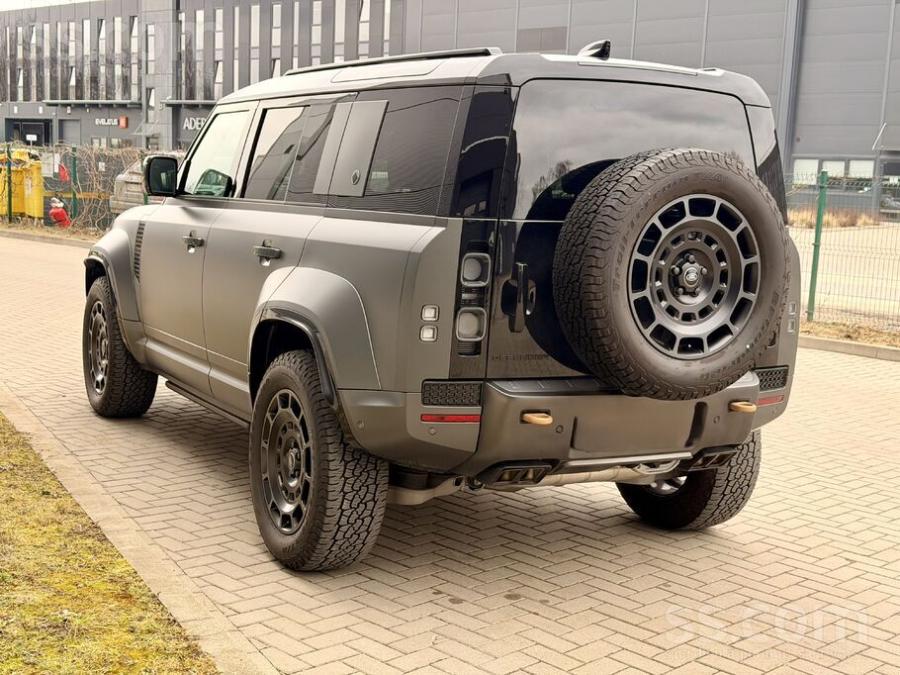 Pelēks Land Rover Defender 2025 Rīga, ar dzinēja tilpumu 4.40 L un nobraukumu 13 tūkst. km par 179990 €, foto 6 vietnē AUTOMOTO.COM.LV