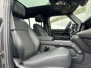 Grey Land Rover Defender 2025 in Vilnius, with an engine capacity of 3.00 L and mileage of 20 thousand km for 90500 €, photo 16 on AUTOMOTO.COM.LV