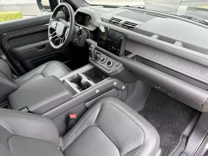 Grey Land Rover Defender 2025 in Vilnius, with an engine capacity of 3.00 L and mileage of 20 thousand km for 90500 €, photo 17 on AUTOMOTO.COM.LV