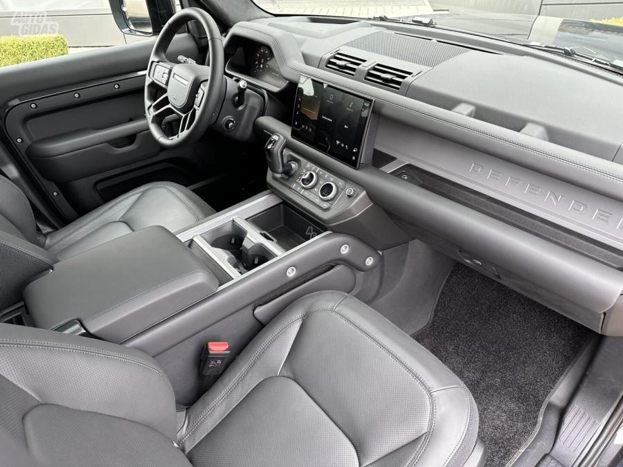 Grey Land Rover Defender 2025 in Vilnius, with an engine capacity of 3.00 L and mileage of 20 thousand km for 90500 €, photo 17 on AUTOMOTO.COM.LV