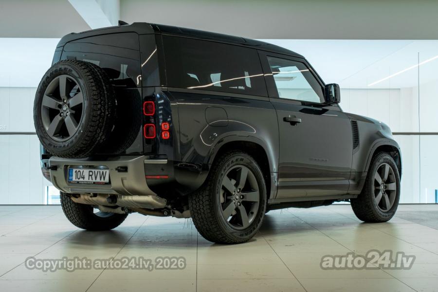 Pelēks Land Rover Defender 2025 Tallina, ar dzinēja tilpumu 3.00 L un nobraukumu 10 tūkst. km par 79450 €, foto 4 vietnē AUTOMOTO.COM.LV