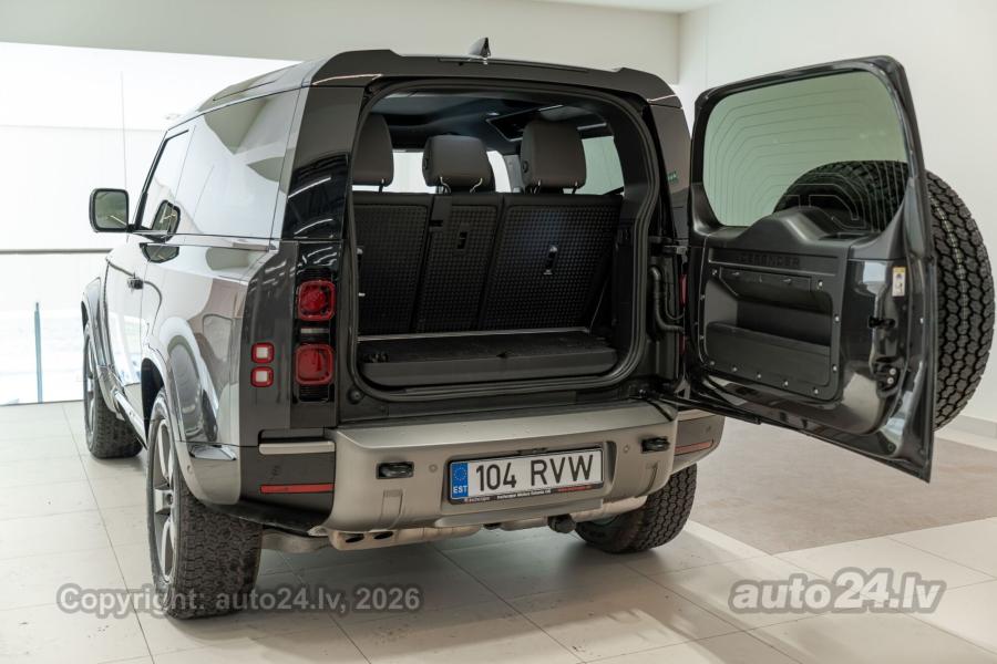 Pelēks Land Rover Defender 2025 Tallina, ar dzinēja tilpumu 3.00 L un nobraukumu 10 tūkst. km par 79450 €, foto 6 vietnē AUTOMOTO.COM.LV