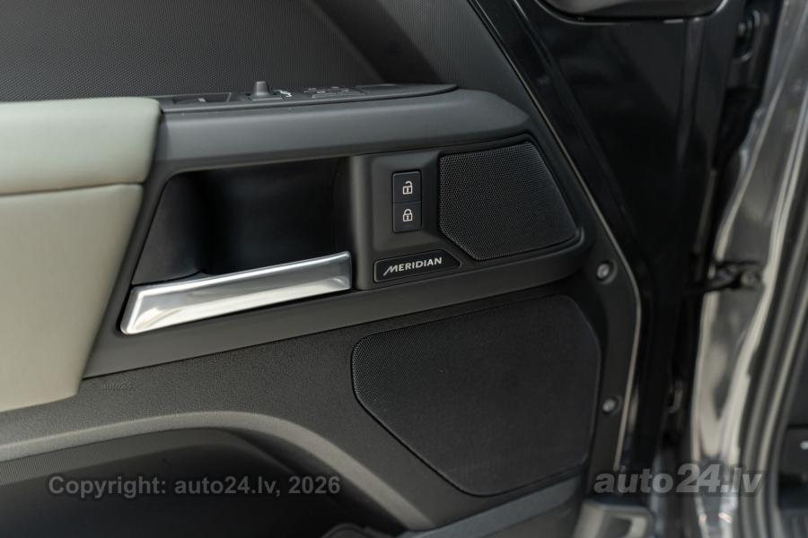 Pelēks Land Rover Defender 2025 Tallina, ar dzinēja tilpumu 3.00 L un nobraukumu 10 tūkst. km par 79450 €, foto 11 vietnē AUTOMOTO.COM.LV