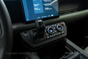 Pelēks Land Rover Defender 2025 Tallina, ar dzinēja tilpumu 3.00 L un nobraukumu 10 tūkst. km par 79450 €, foto 14 vietnē AUTOMOTO.COM.LV