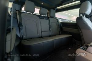 Pelēks Land Rover Defender 2025 Tallina, ar dzinēja tilpumu 3.00 L un nobraukumu 10 tūkst. km par 79450 €, foto 17 vietnē AUTOMOTO.COM.LV