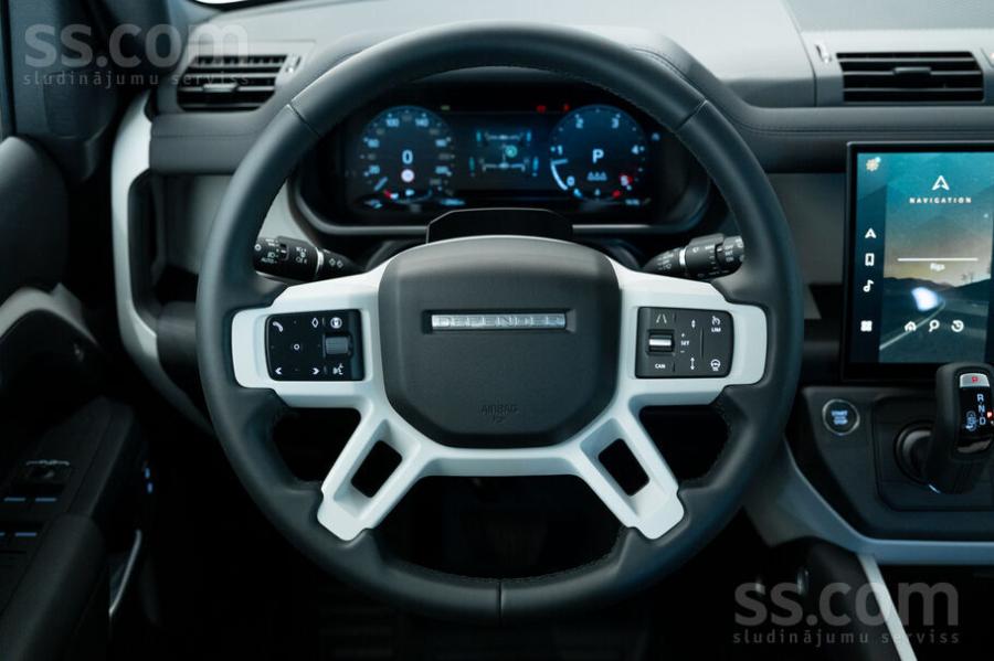Pelēks Land Rover Defender 2026 Rīga, ar dzinēja tilpumu 3.00 L un nobraukumu 3 tūkst. km par 64990 €, foto 9 vietnē AUTOMOTO.COM.LV