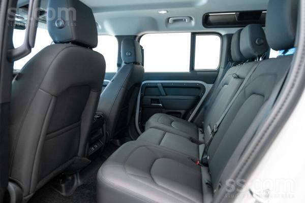 Pelēks Land Rover Defender 2026 Rīga, ar dzinēja tilpumu 3.00 L un nobraukumu 3 tūkst. km par 64990 €, foto 11 vietnē AUTOMOTO.COM.LV
