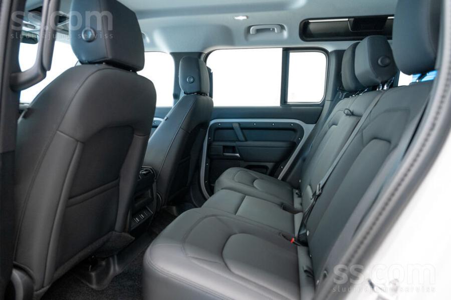 Pelēks Land Rover Defender 2026 Rīga, ar dzinēja tilpumu 3.00 L un nobraukumu 3 tūkst. km par 64990 €, foto 11 vietnē AUTOMOTO.COM.LV