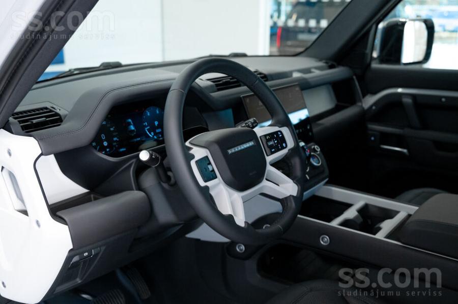 Pelēks Land Rover Defender 2026 Rīga, ar dzinēja tilpumu 3.00 L un nobraukumu 3 tūkst. km par 64990 €, foto 13 vietnē AUTOMOTO.COM.LV