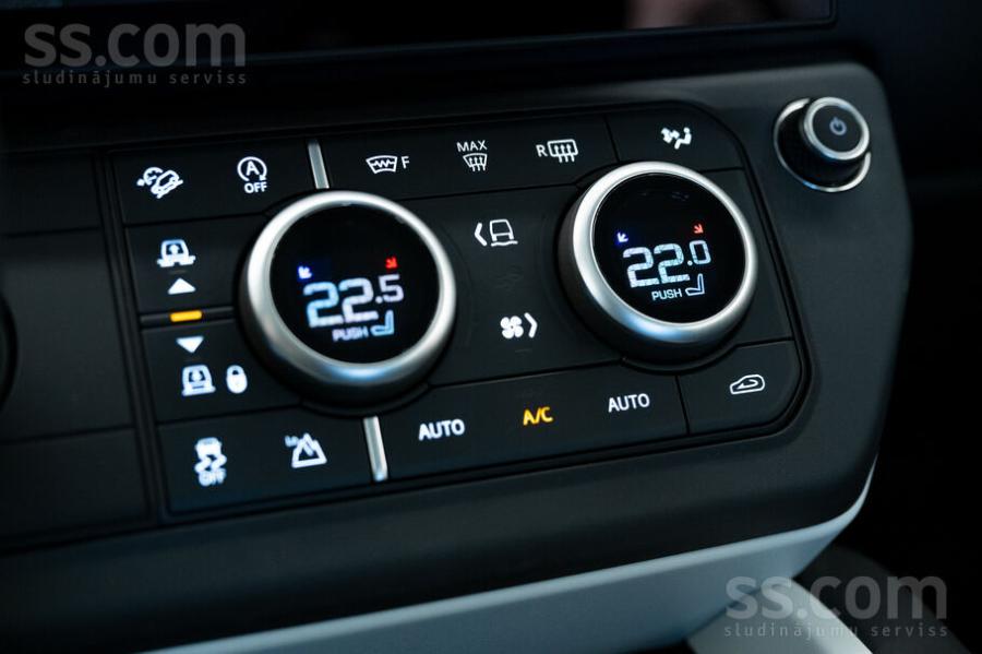 Pelēks Land Rover Defender 2026 Rīga, ar dzinēja tilpumu 3.00 L un nobraukumu 3 tūkst. km par 64990 €, foto 15 vietnē AUTOMOTO.COM.LV
