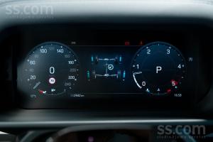 Pelēks Land Rover Defender 2026 Rīga, ar dzinēja tilpumu 3.00 L un nobraukumu 3 tūkst. km par 64990 €, foto 16 vietnē AUTOMOTO.COM.LV