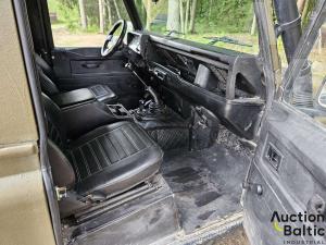 Land Rover Defender 1997 Mažeikiai, ar dzinēja tilpumu 2.50 L un nobraukumu 314 tūkst. km par 6800 €, foto 7 vietnē AUTOMOTO.COM.LV