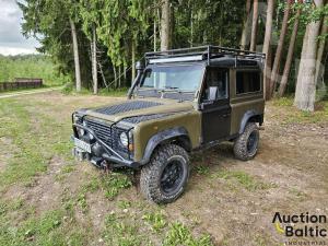 Land Rover Defender 1997 in Mazeikiai, with an engine capacity of 2.50 L and mileage of 314 thousand km for 6800 €, photo  on AUTOMOTO.COM.LV