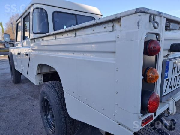 Balts Land Rover Defender 2009 Talsi, ar dzinēja tilpumu 2.50 L un nobraukumu 238 tūkst. km par 29990 €, foto 8 vietnē AUTOMOTO.COM.LV