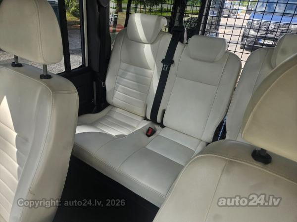 Balts Land Rover Defender 2009 Saue, ar dzinēja tilpumu 2.40 L un nobraukumu 165 tūkst. km par 37900 €, foto 10 vietnē AUTOMOTO.COM.LV