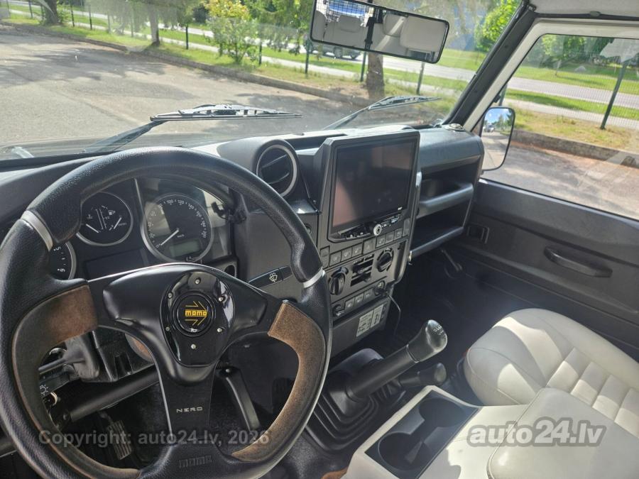 Balts Land Rover Defender 2009 Saue, ar dzinēja tilpumu 2.40 L un nobraukumu 165 tūkst. km par 37900 €, foto 13 vietnē AUTOMOTO.COM.LV