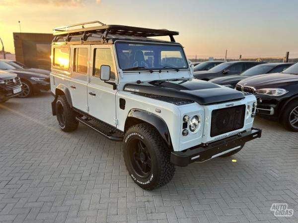 Land Rover Defender 2013 Kauņa vietnē Balts Land Rover Defender 2013 Kauņa, ar dzinēja tilpumu 2.50 L un nobraukumu 81 tūkst. km par 63500 €, foto 3 vietnē AUTOMOTO.COM.LV