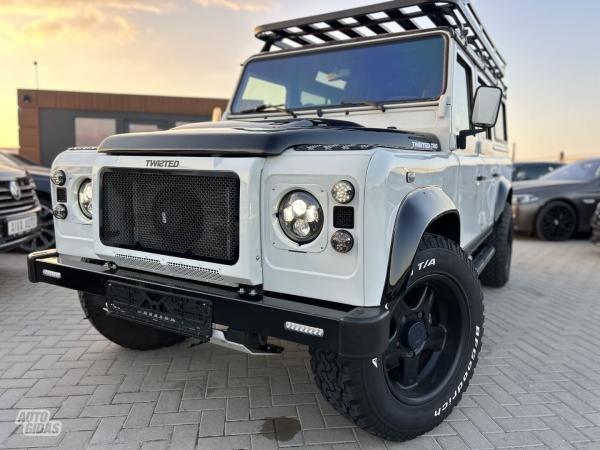 Land Rover Defender 2013 Kauņa vietnē Balts Land Rover Defender 2013 Kauņa, ar dzinēja tilpumu 2.50 L un nobraukumu 81 tūkst. km par 63500 €, foto 9 vietnē AUTOMOTO.COM.LV