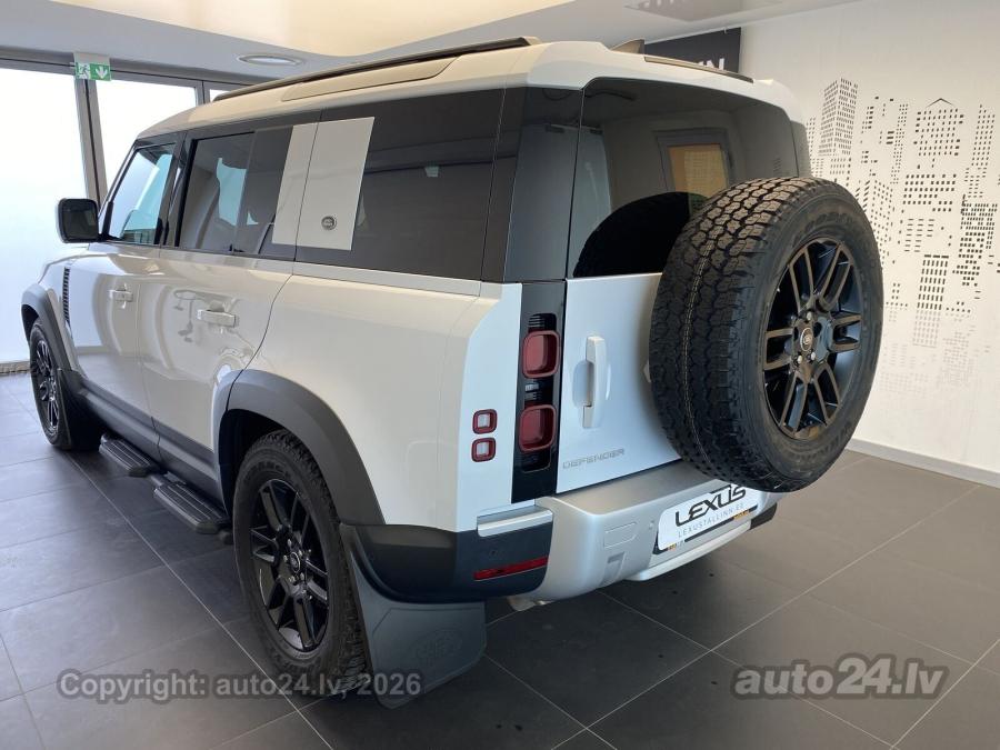 Balts Land Rover Defender 2022 Tallina, ar dzinēja tilpumu 3.00 L un nobraukumu 69 tūkst. km par 54900 €, foto 3 vietnē AUTOMOTO.COM.LV