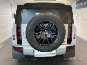 Balts Land Rover Defender 2022 Tallina, ar dzinēja tilpumu 3.00 L un nobraukumu 69 tūkst. km par 54900 €, foto 5 vietnē AUTOMOTO.COM.LV
