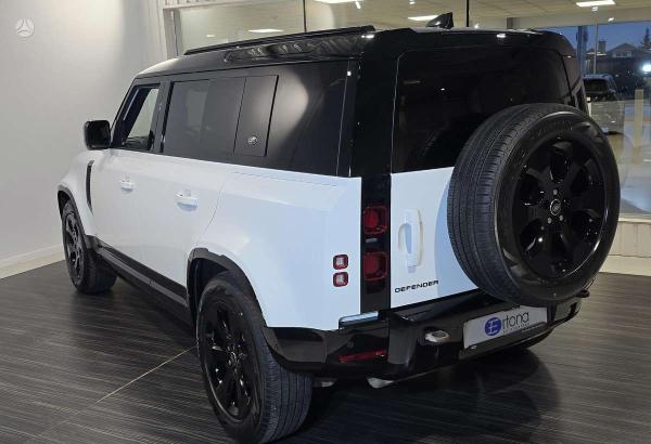 White Land Rover Defender 2024 in Siauliai, with an engine capacity of 3.00 L and mileage of 35 thousand km for 58300 €, photo 3 on AUTOMOTO.COM.LV