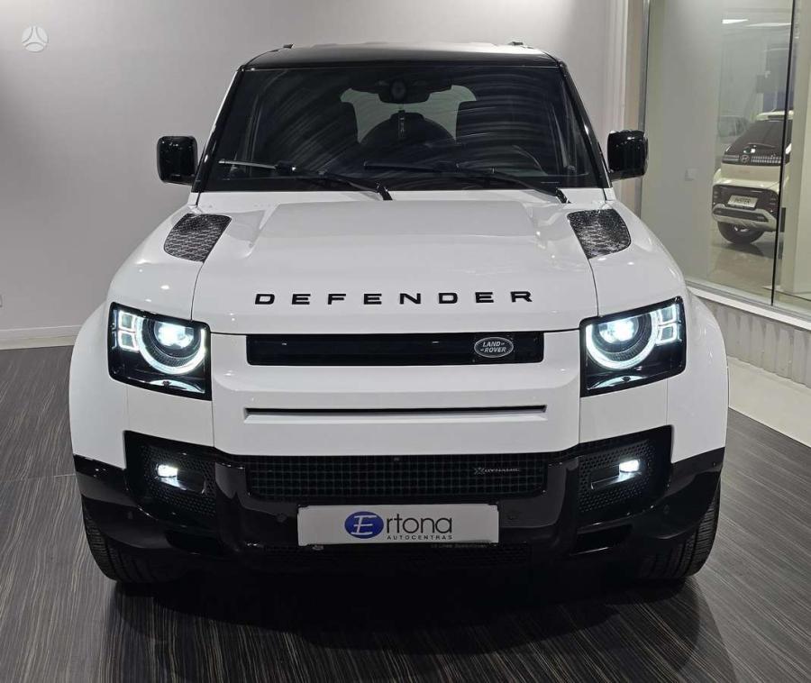 Balts Land Rover Defender 2024 Šauļi, ar dzinēja tilpumu 3.00 L un nobraukumu 35 tūkst. km par 58300 €, foto 9 vietnē AUTOMOTO.COM.LV