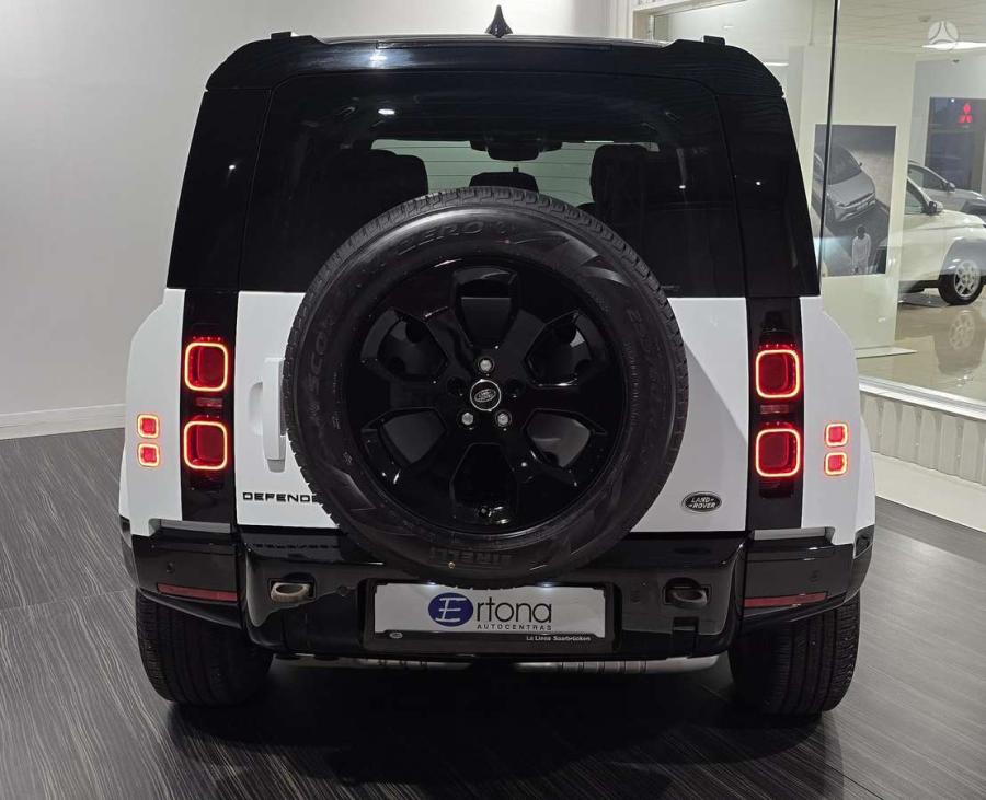 Balts Land Rover Defender 2024 Šauļi, ar dzinēja tilpumu 3.00 L un nobraukumu 35 tūkst. km par 58300 €, foto 10 vietnē AUTOMOTO.COM.LV