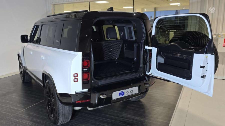Balts Land Rover Defender 2024 Šauļi, ar dzinēja tilpumu 3.00 L un nobraukumu 35 tūkst. km par 58300 €, foto 11 vietnē AUTOMOTO.COM.LV