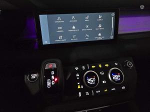 Balts Land Rover Defender 2024 Šauļi, ar dzinēja tilpumu 3.00 L un nobraukumu 35 tūkst. km par 58300 €, foto 20 vietnē AUTOMOTO.COM.LV