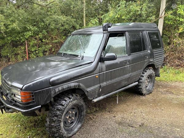 Land Rover Discovery 1997 Pasvalys vietnē Melns Land Rover Discovery 1997 Pasvalys, ar dzinēja tilpumu 2.50 L un nobraukumu 30 tūkst. km par 2300 €, foto 4 vietnē AUTOMOTO.COM.LV