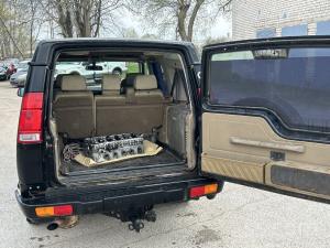 Black Land Rover Discovery 2000 in Liepaja, with an engine capacity of 2.50 L and mileage of 315 thousand km for 3600 €, photo 7 on AUTOMOTO.COM.LV