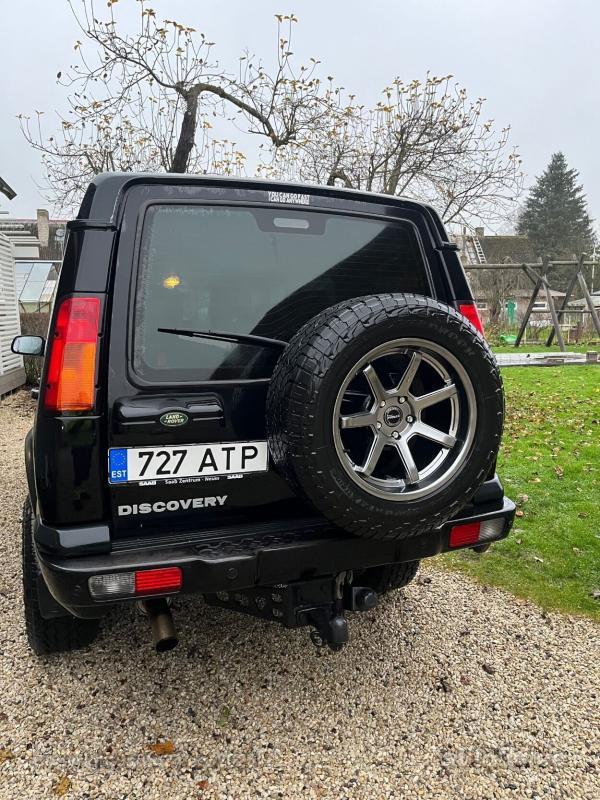 Melns Land Rover Discovery 2002 Tallina, ar dzinēja tilpumu 3.00 L un nobraukumu 267 tūkst. km par 15500 €, foto 11 vietnē AUTOMOTO.COM.LV