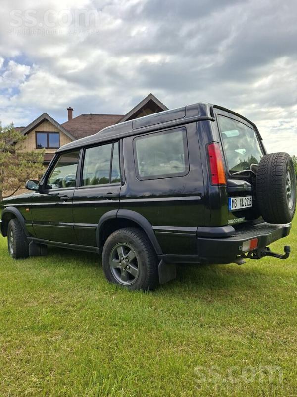 Melns Land Rover Discovery 2002 Jelgava, ar dzinēja tilpumu 2.50 L un nobraukumu 320 tūkst. km par 5300 €, foto 2 vietnē AUTOMOTO.COM.LV